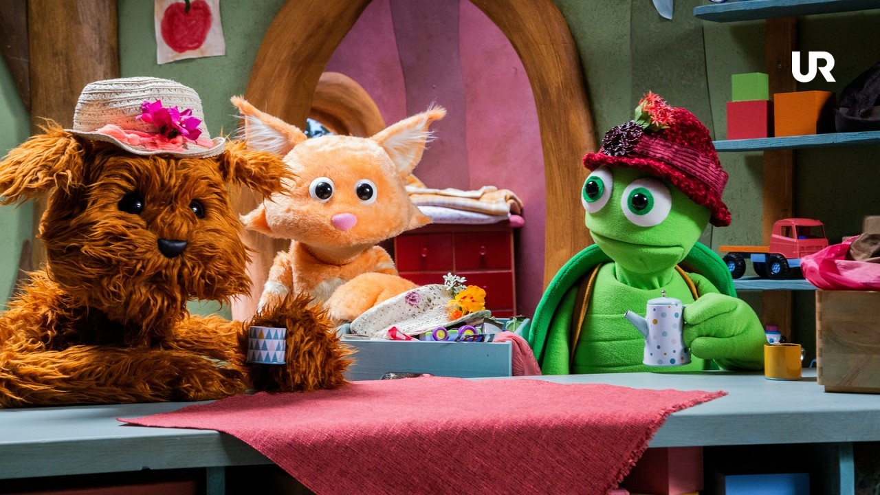 Djuren på Djuris - syntolkat: Vad leker ni? | UR Play