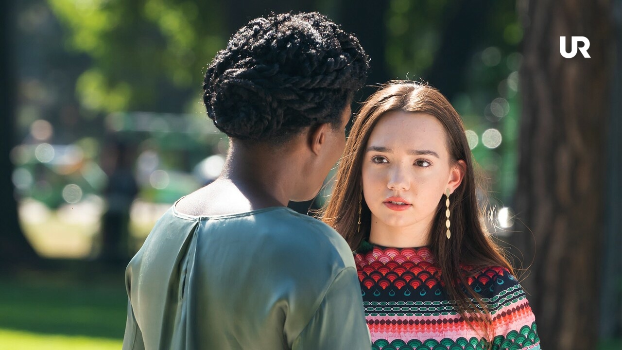 Holly Hobbie: The big city belter | UR Play